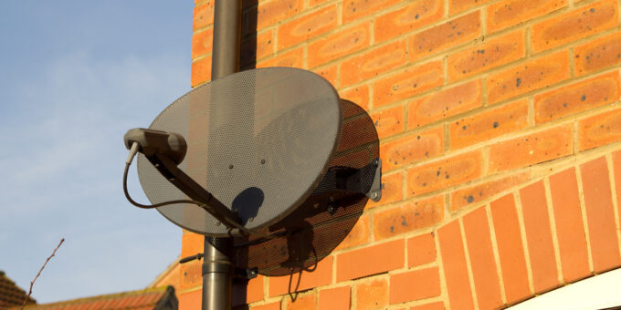 6 Signs Your Satellite Dish Needs To Be Replaced - The Zen Universe