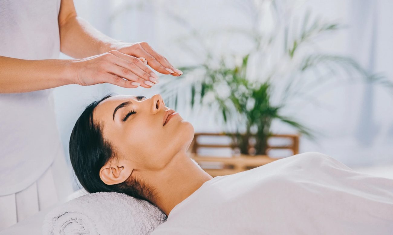 What is Reiki Healing - How Does it Work? - The Zen Universe