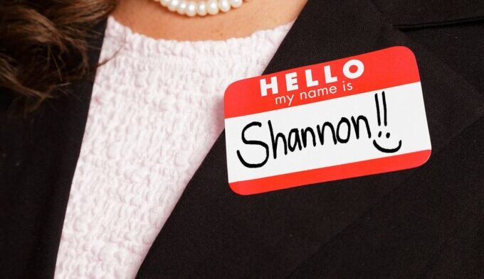 Designing Name Tags for Impact: Tips to Stand Out in the Crowd - The ...